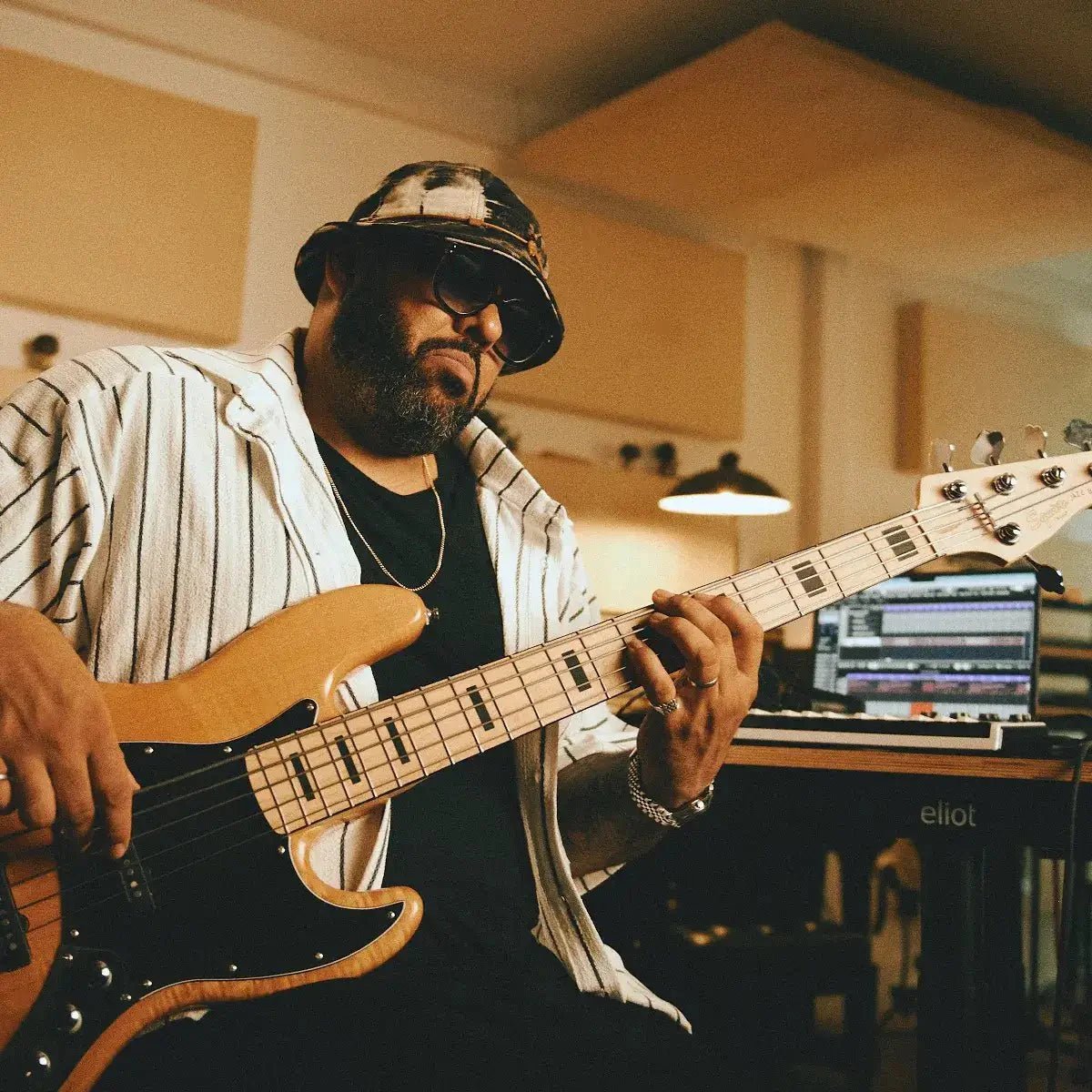 David Mayonga oder auch Roger Reckless x Eliot – Eliot Onlineshop